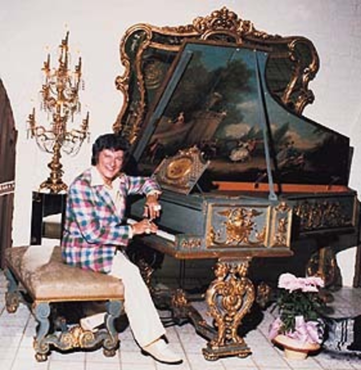 Liberace - Consummate Gentleman, Expert Pianist and Gay Performer ...