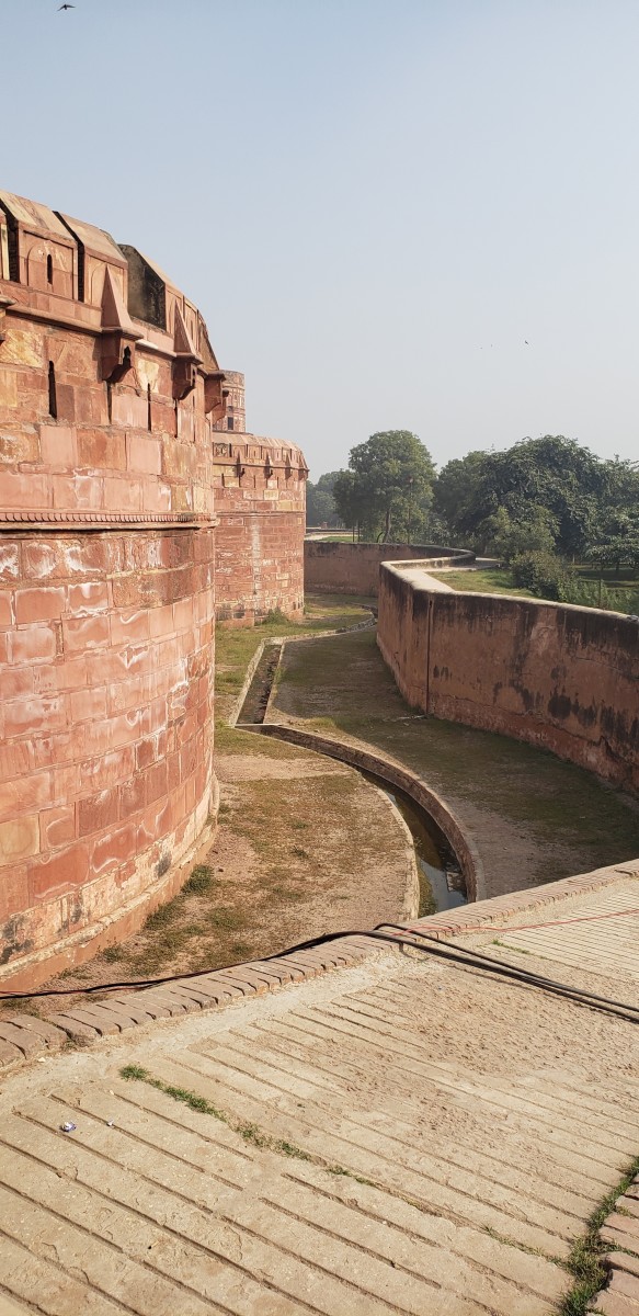 Fort Agra: The Red Fort Close to the Taj Mahal - WanderWisdom