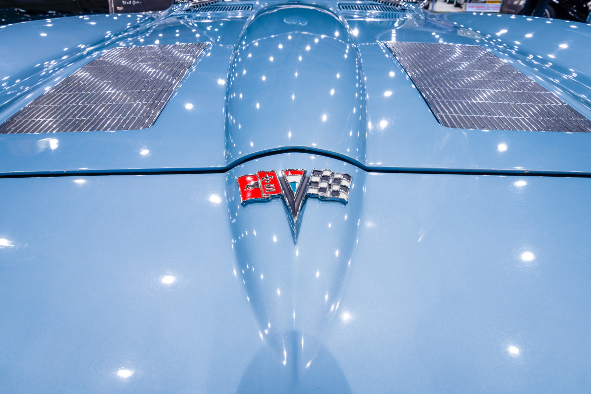 This Baby Blue C2 Corvette Is the Blast From the Past That Car Lovers ...