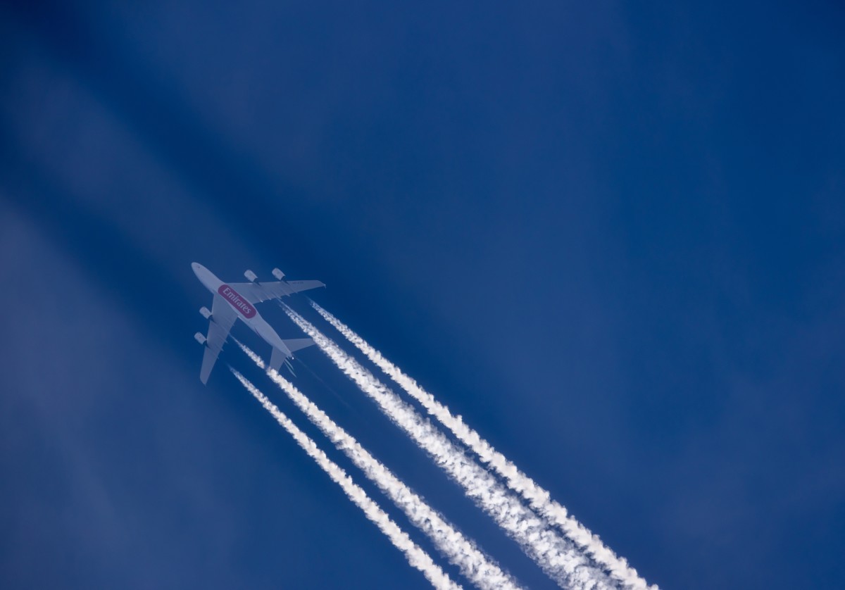 Planes Sometimes Follow a Dark Line In the Sky, Find Out Why - HubPages