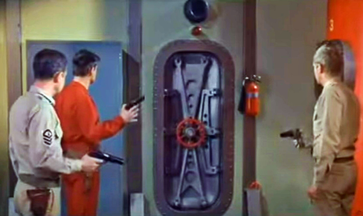 The Lobster Man, Voyage to the Bottom of the Sea, Aired 01/ 21/1968 ...