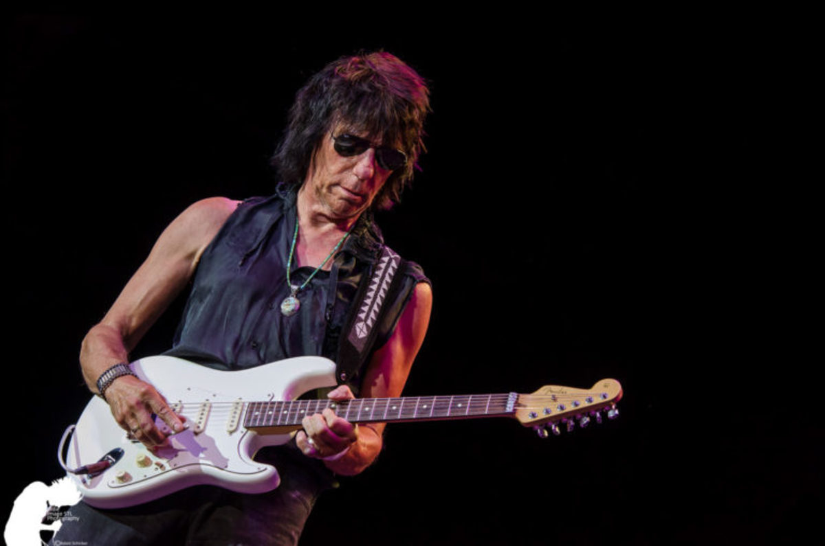 Jeff Beck Was Truly a One-of-a-Kind Guitar Great. His Unique Sound Can ...