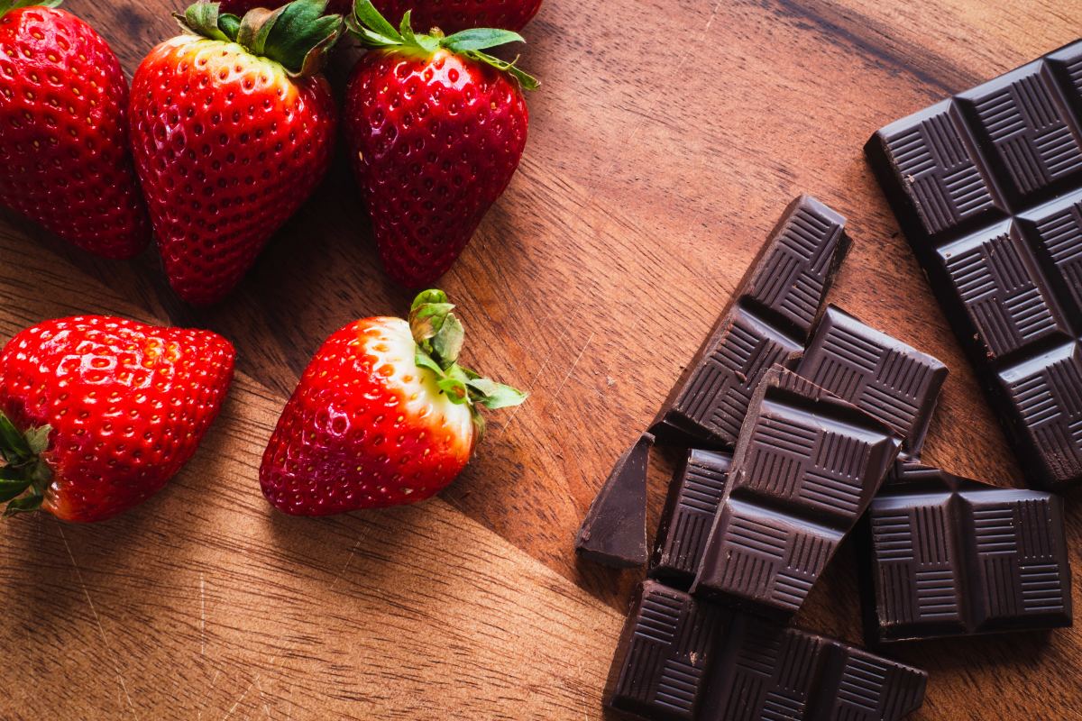 Chocolate-Covered Strawberry Hack Is So Amazing It Doesn't Even Require ...