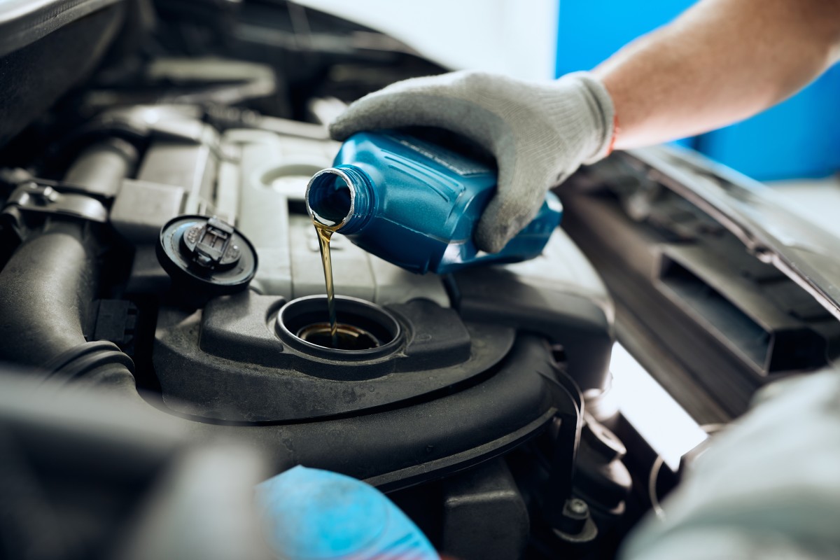 Man’s Neat Oil Change Hack Is Guaranteed To Prevent Oil Spills - HubPages