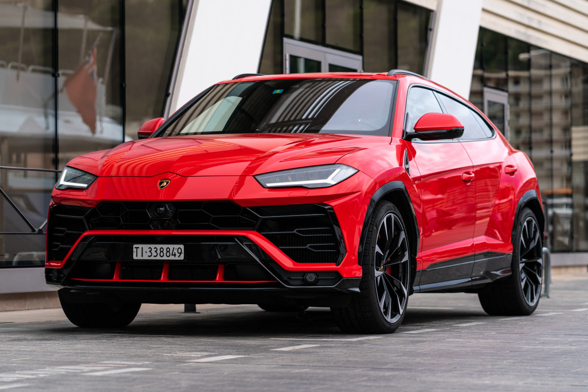 The Internet Is Going Wild Over This Man’s Lamborghini Urus Review ...