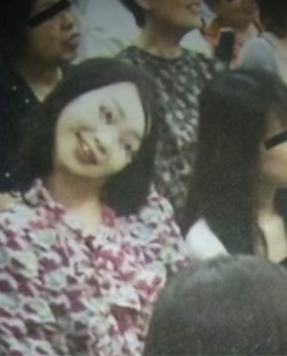 The Truth Behind the Terrifying Photo of the Woman with Crooked Neck ...