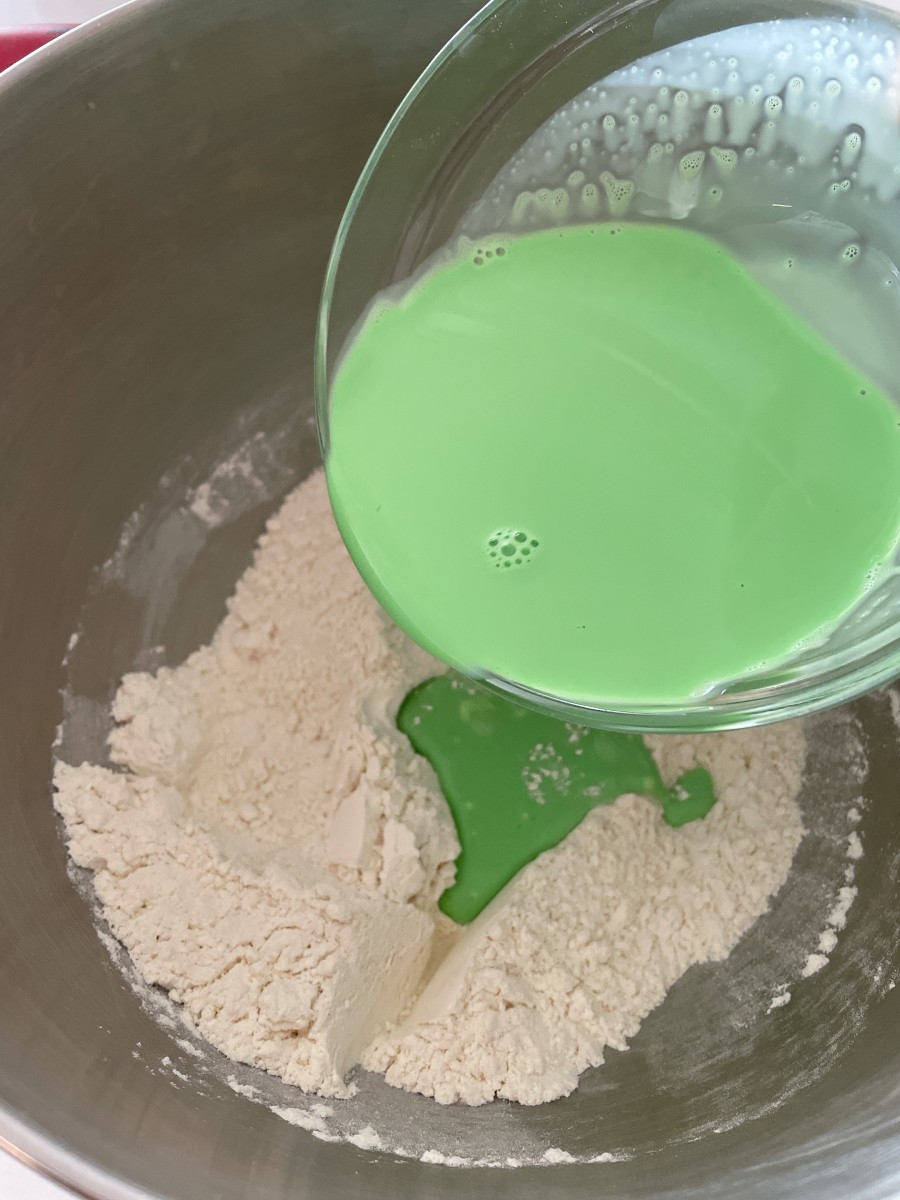 How to Make Soft and Fluffy Pandan Milk Rolls - HubPages