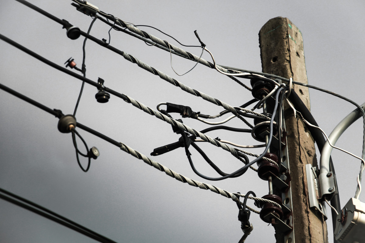 Dash Cam Footage of Power Lines Exploding Is Like Something Out of an ...