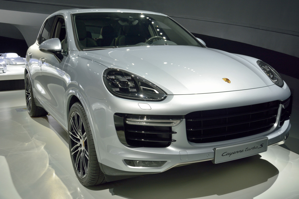Man Breaks Down Why the Porsche Cayenne Turbo GT Is One of the Best ...