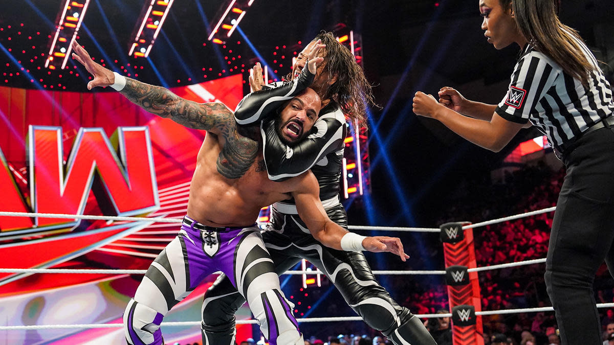 WWE Monday Night ROLLINS: Seth "Freakin" Rollins Retained the World ...