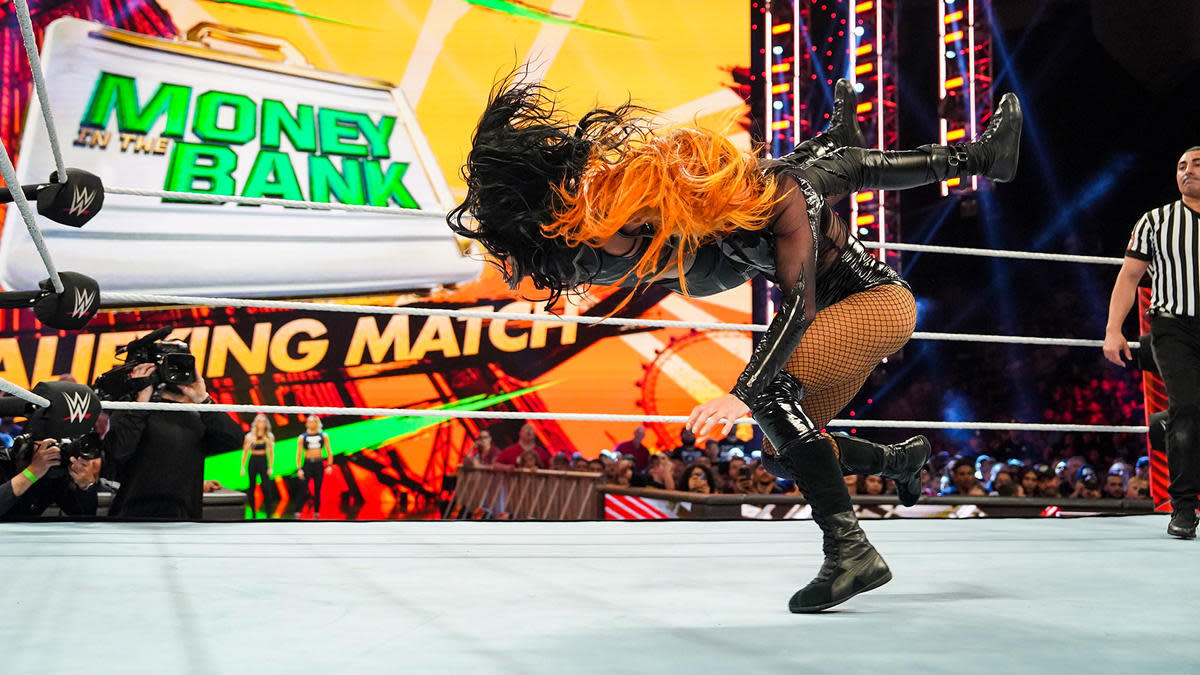 WWE Monday Night ROLLINS: Seth "Freakin" Rollins Retained the World ...