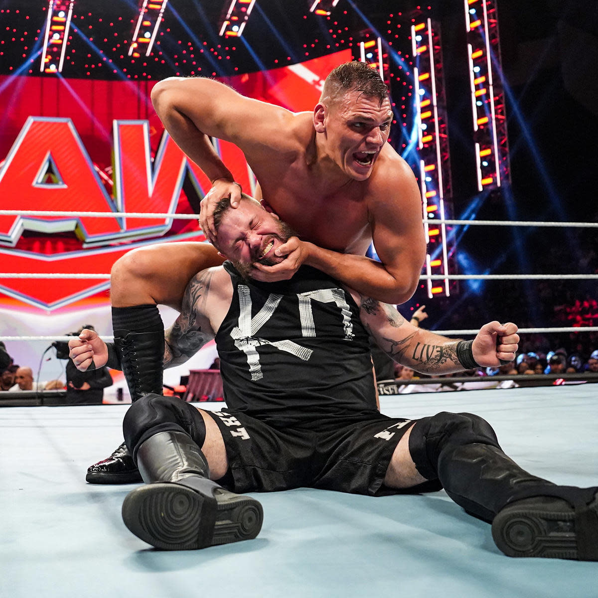 WWE Monday Night ROLLINS: Seth "Freakin" Rollins Retained the World ...