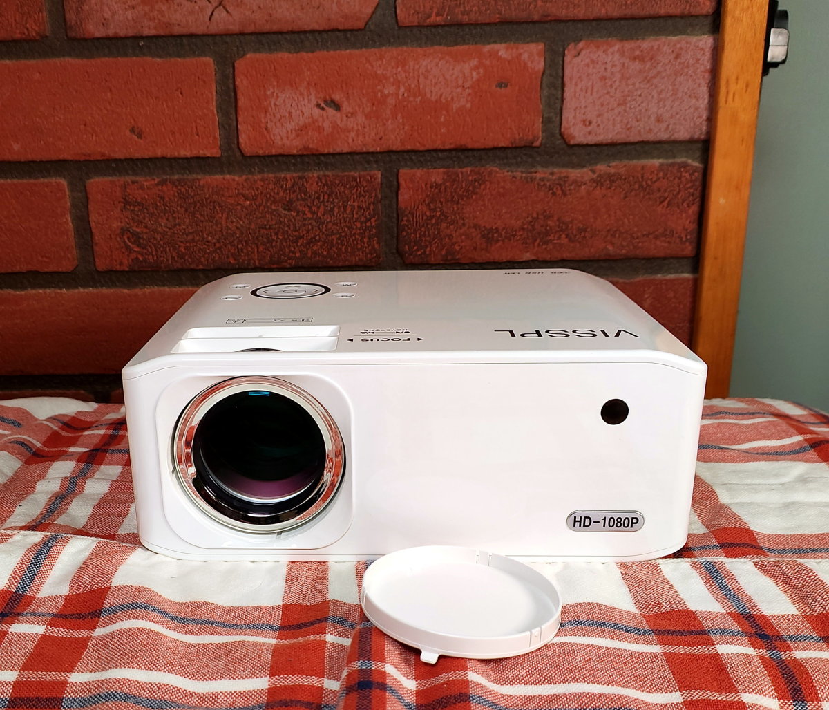Review of the VISSPL V30 Projector - HubPages