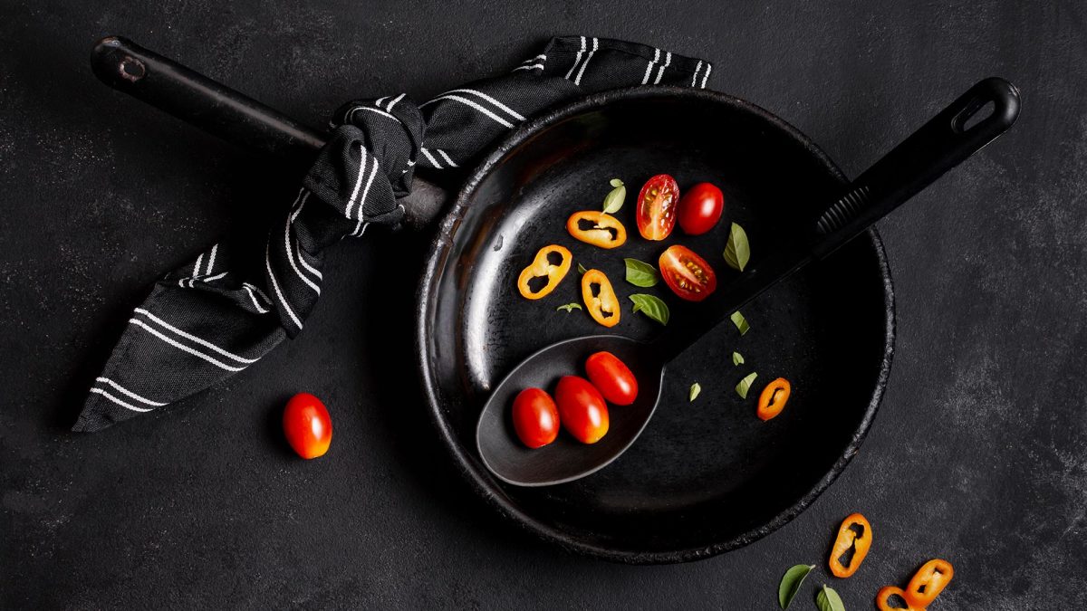 The Versatility of Cookware Made of Cast Iron - HubPages