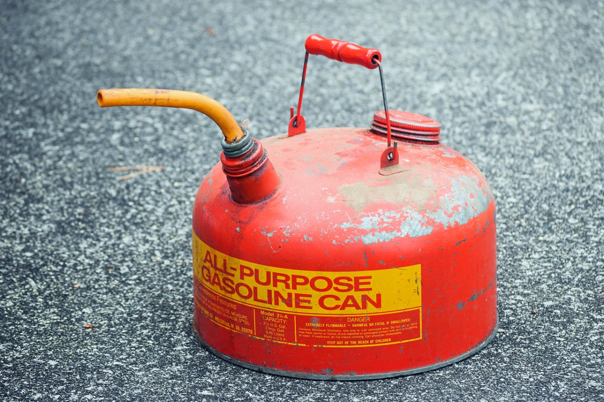 How to Clean a Dirty Gas Can - HubPages