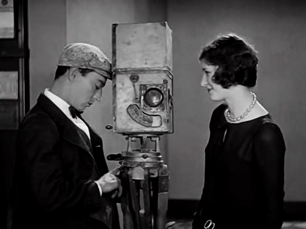 The Cameraman (1928): Silent Film Movie Review - HubPages