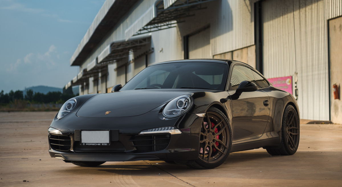 Man Breaks Down the Many Steps in Fixing up the Cheapest Porsche 911 on ...