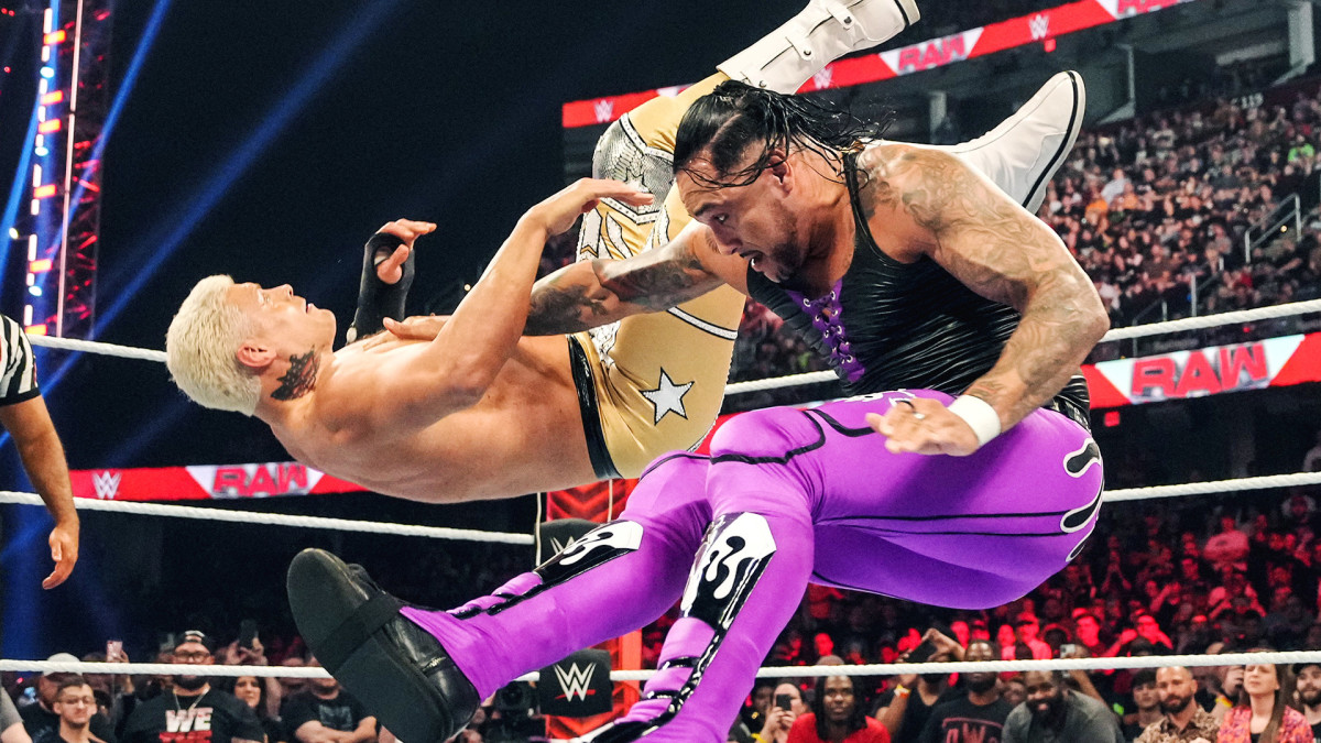 WWE Monday Night Raw: World Heavyweight Champion Seth "Freakin" Rollins ...