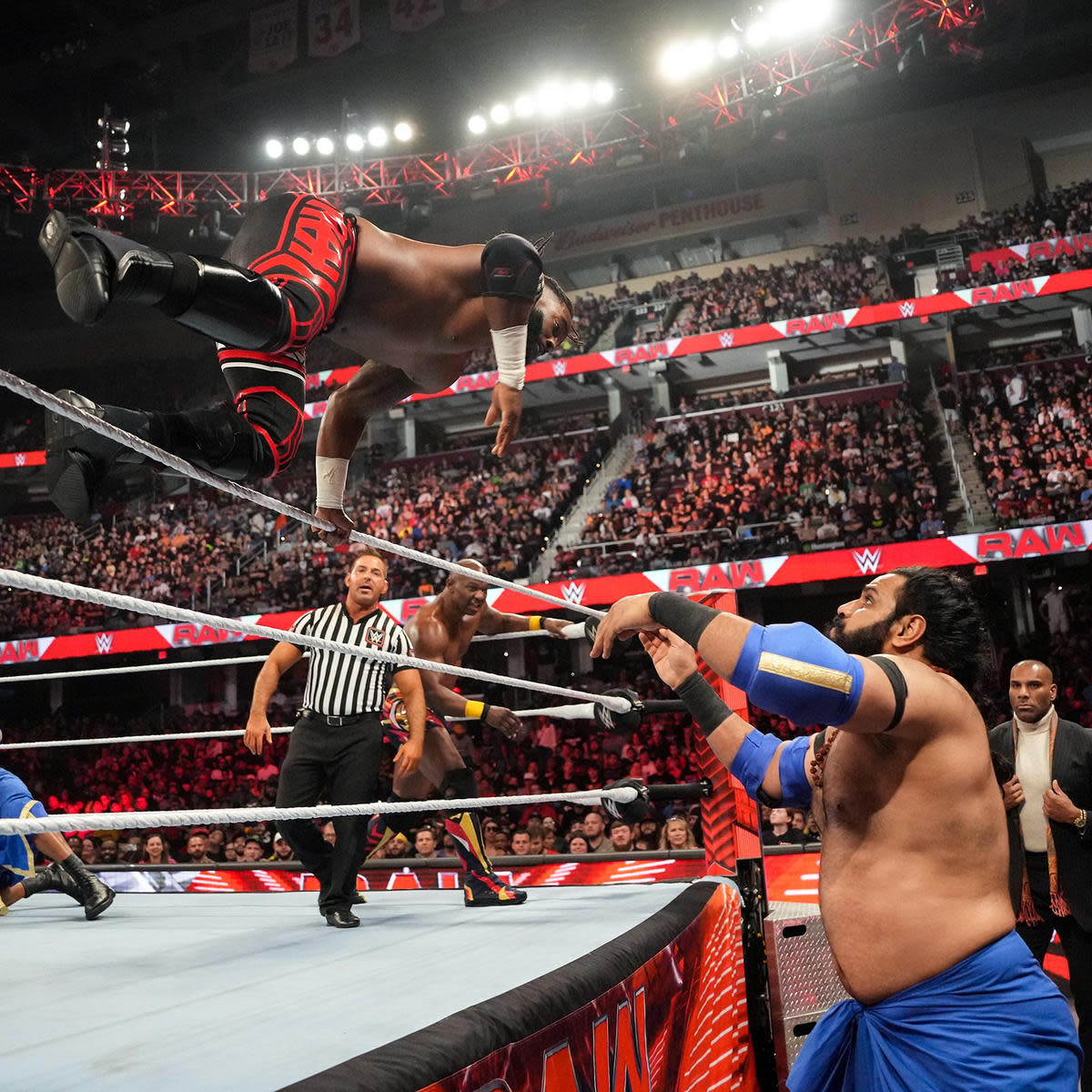 WWE Monday Night Raw: World Heavyweight Champion Seth "Freakin" Rollins ...