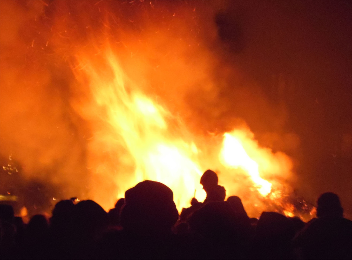 The Tar Barrels of Allendale: A Spectacular Way to See In the New Year ...