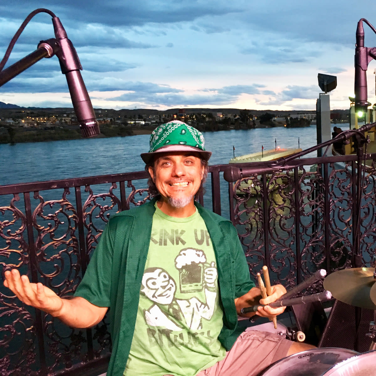 About Us - Dengarden