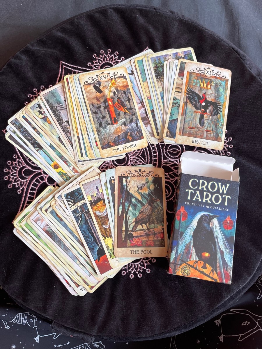 Counterfeit Tarot Decks: How to Identify Fake Tarot Cards - HubPages