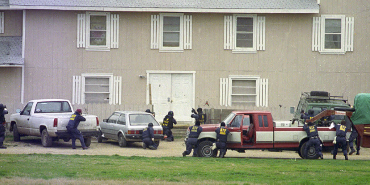 Waco Siege: The Standoff of Cult Leader David Koresh - HubPages