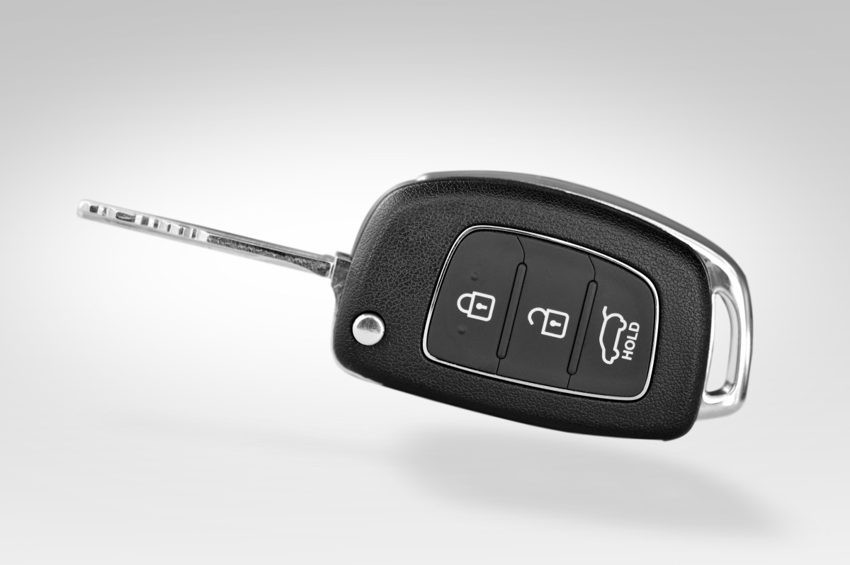 Man Shows Off the Car Key Hack That’s Essential Knowledge for Every Car ...