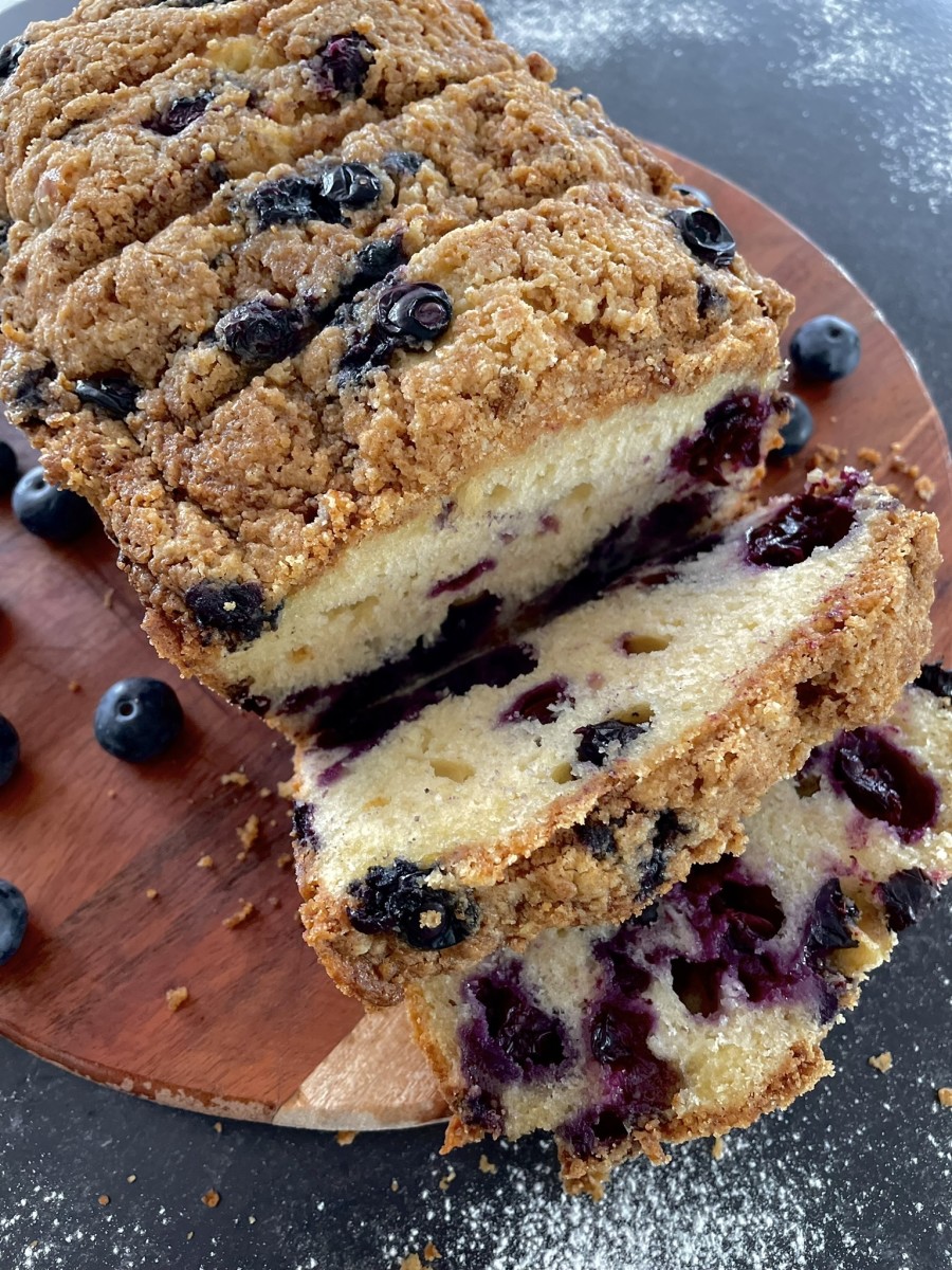 How to Make a Delicious Blueberry Loaf With Crumb Topping - HubPages