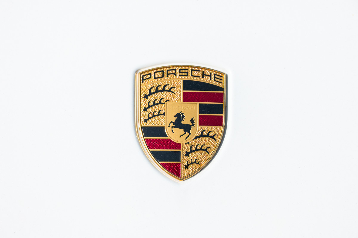 Man Shares the Unbelievable Backstory Behind Porsche’s Historic Racing ...