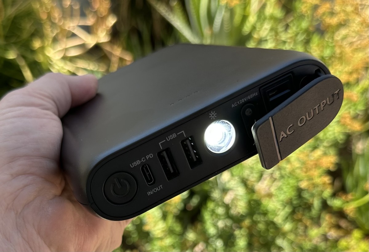 Core Gaming's CORE Power 24000 mAh AC / USB Laptop Power Charger Has ...