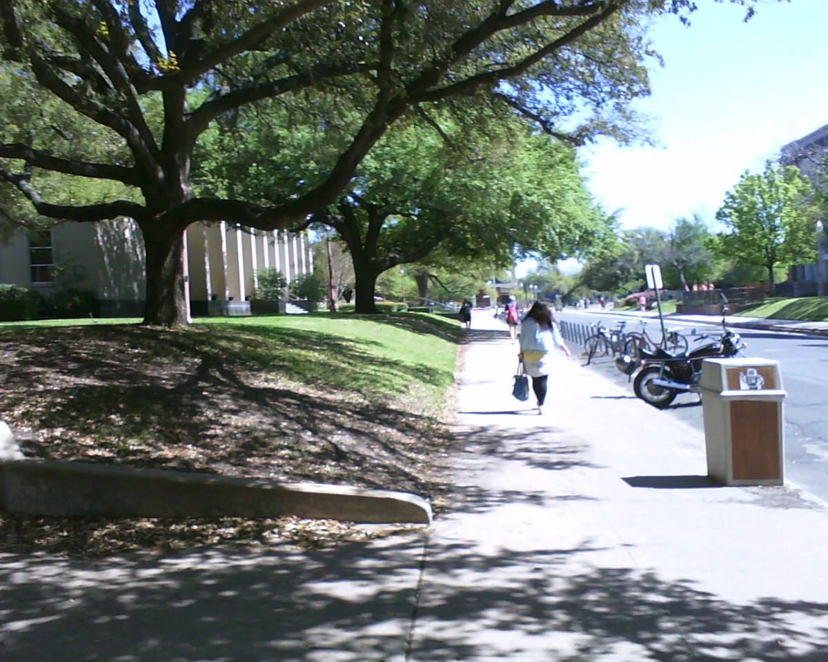 How to Choose Between Two Colleges - HubPages