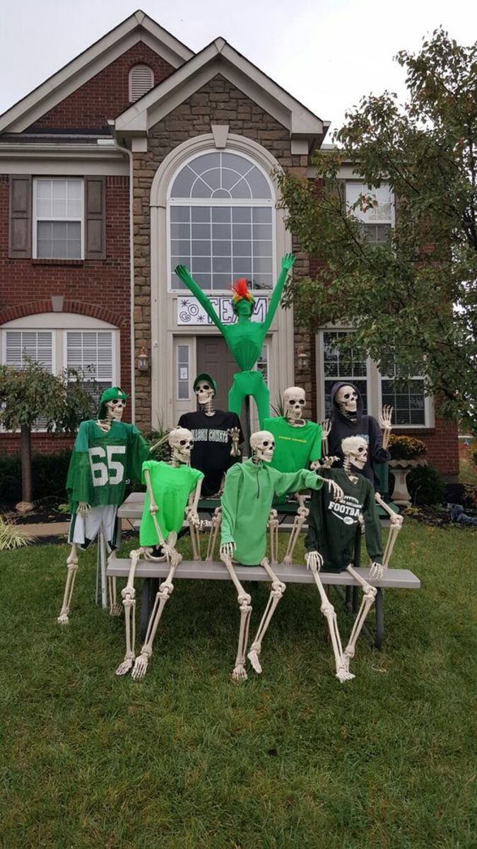 40+ Spooktastic Skeleton Halloween Decoration Ideas for Front Yard ...