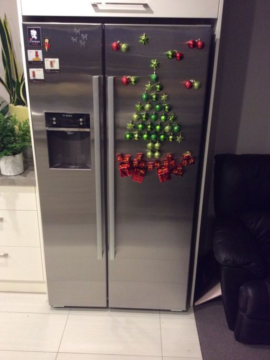 50+ Cozy and Creative Small Apartment Christmas Decor Ideas - HubPages