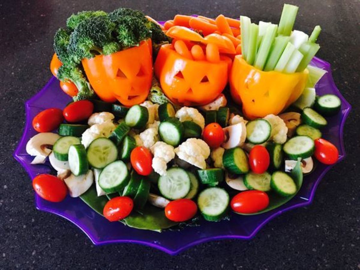 25+ Hauntingly Delicious Halloween Veggie Tray Ideas - HubPages