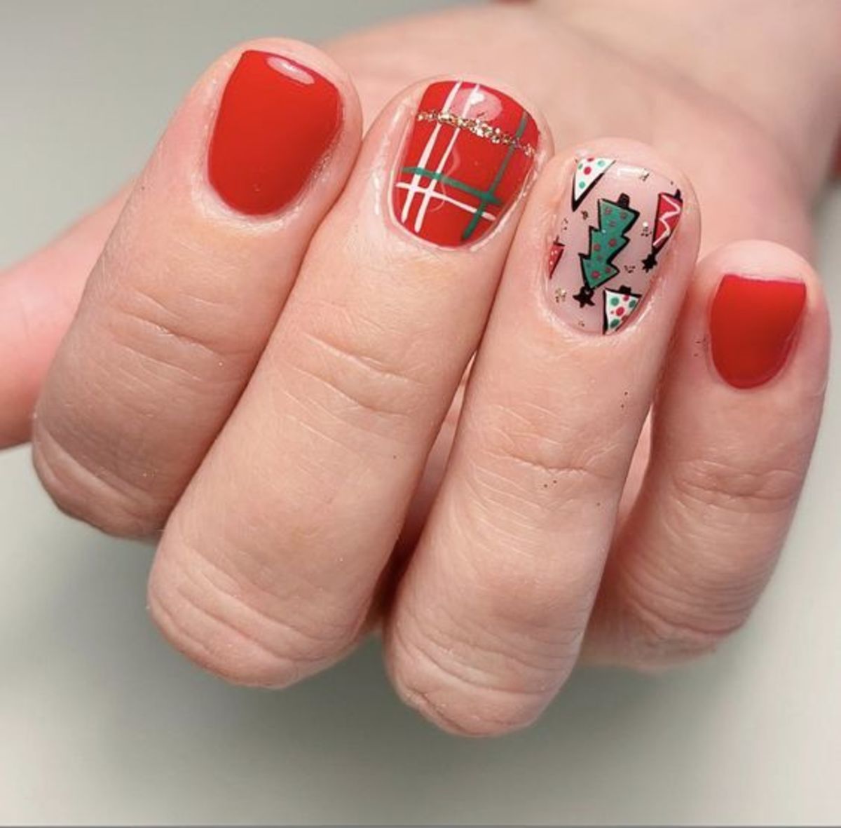 35+ Best DIY Christmas Nail Designs - HubPages