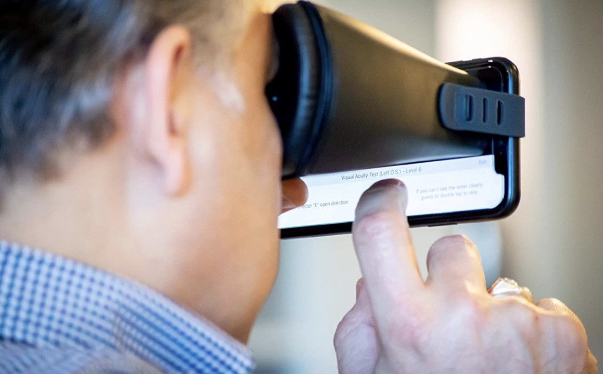 The EyeQue Insight Smart Vision Screener Can Check Your Eyesight - HubPages