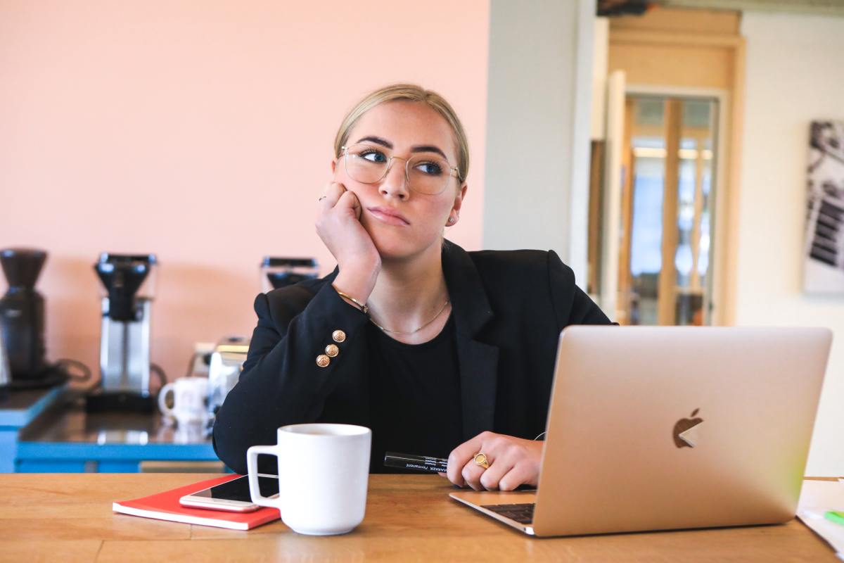 10 Disadvantages of Working Alone - HubPages