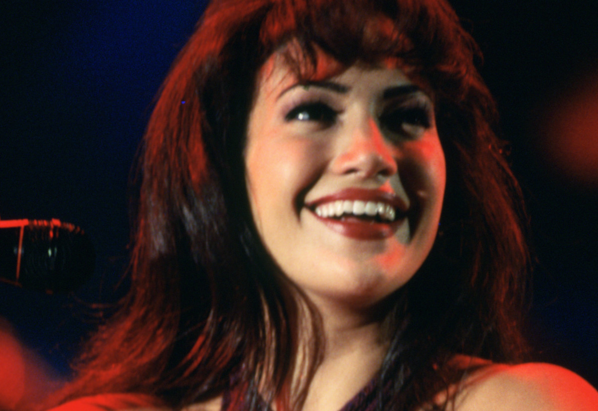 Mom Shows Gen Z Daughter “selena” For The First Time And Shes