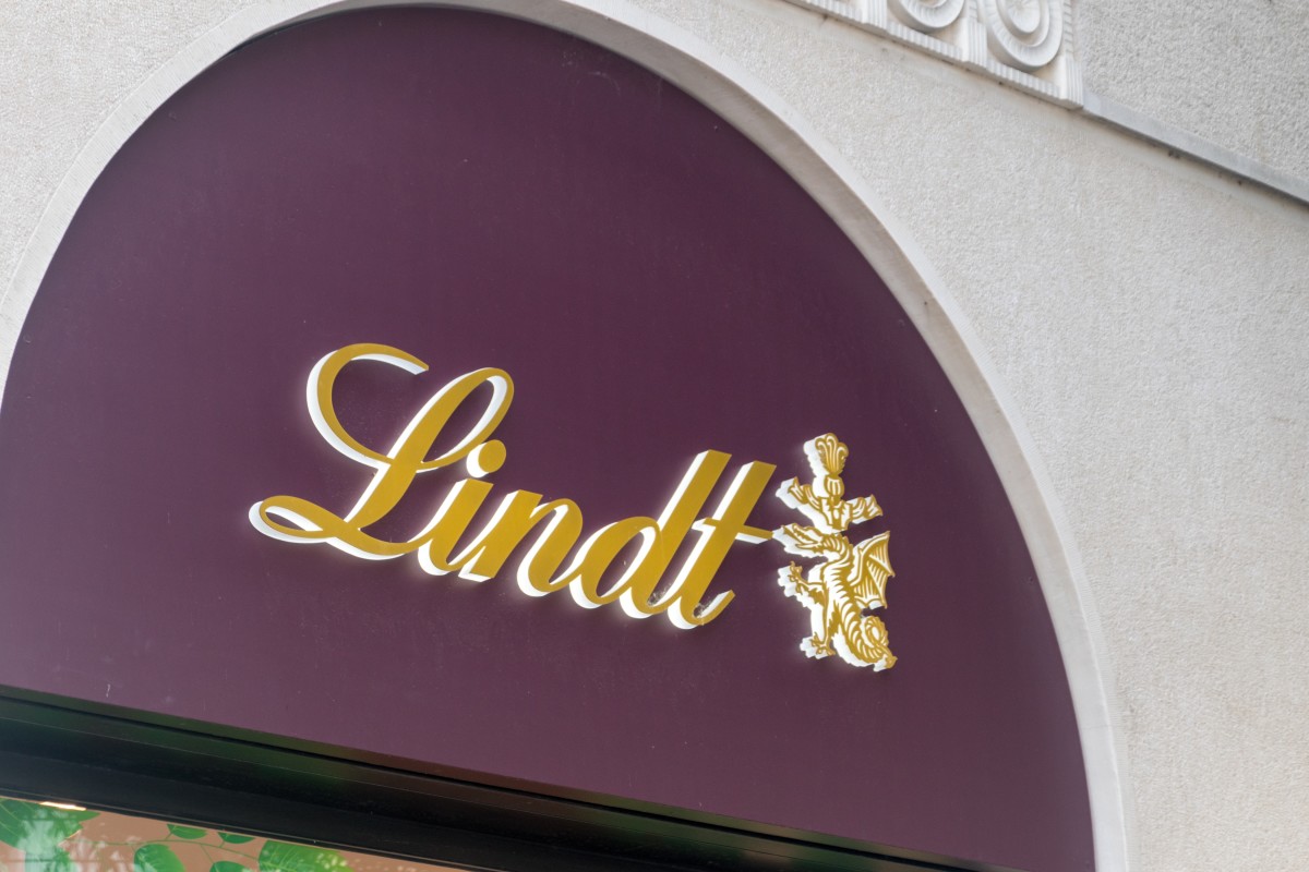 Video Tour of the 'Lindt' Factory in Zurich Gives Us Major 'Willy Wonka ...