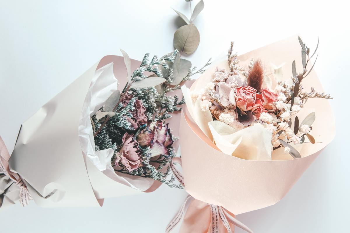 8 Ways To Preserve Fresh Roses And Other Types Of Flowers Dengarden