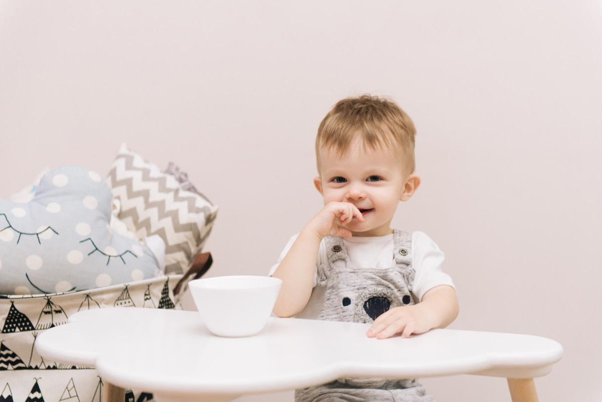 Toddler Has Adorable Way of Saying She's Hungry - WeHaveKids News