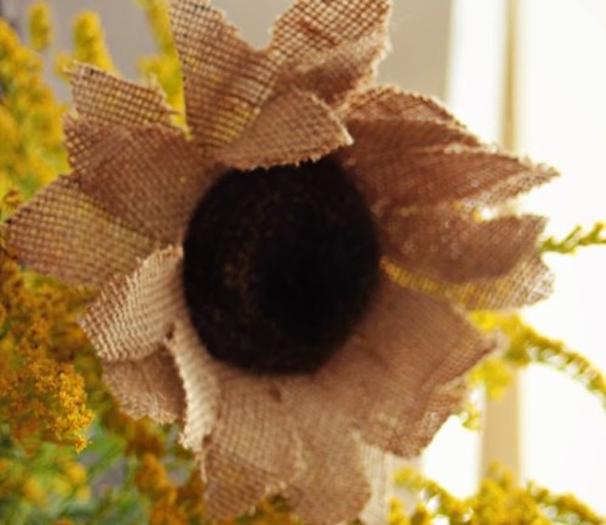 75 Creative Craft Ideas Using Burlap - FeltMagnet