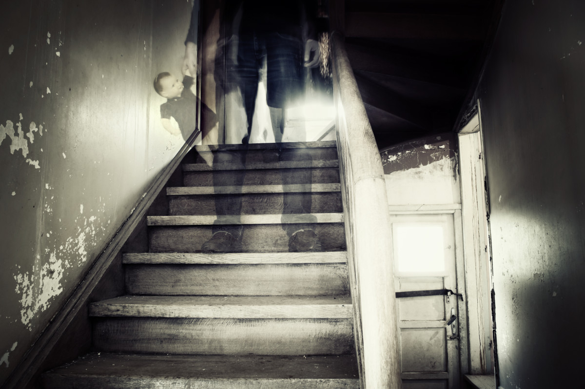 Man Films Strange Knocking In His Stairwell When No One Is Home - HubPages