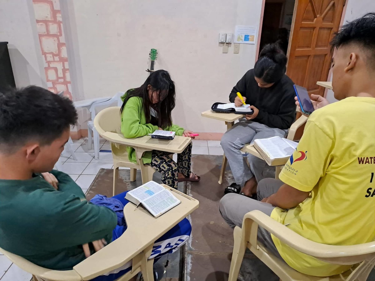 7 Benefits of Small Group Bible Study - HubPages