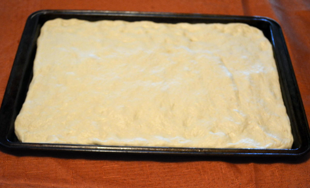 Grandmother's Italian Tort: Stuffed Meat and Cheese Bread - HubPages