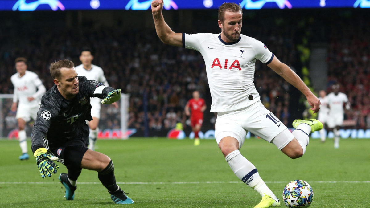 Football Positional Analysis: How to Be a Dangerous Striker - HubPages