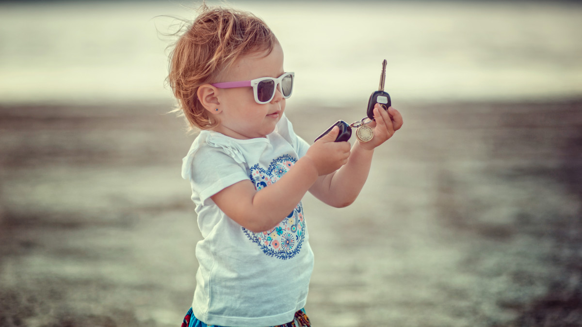 Mom Regrets Letting Toddler Play With Car Key Fob During Appointment ...