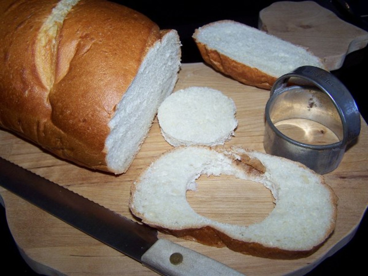 How To Make Eggs In A Frame With Fried Bacon, Potatoes, and Spinach ...