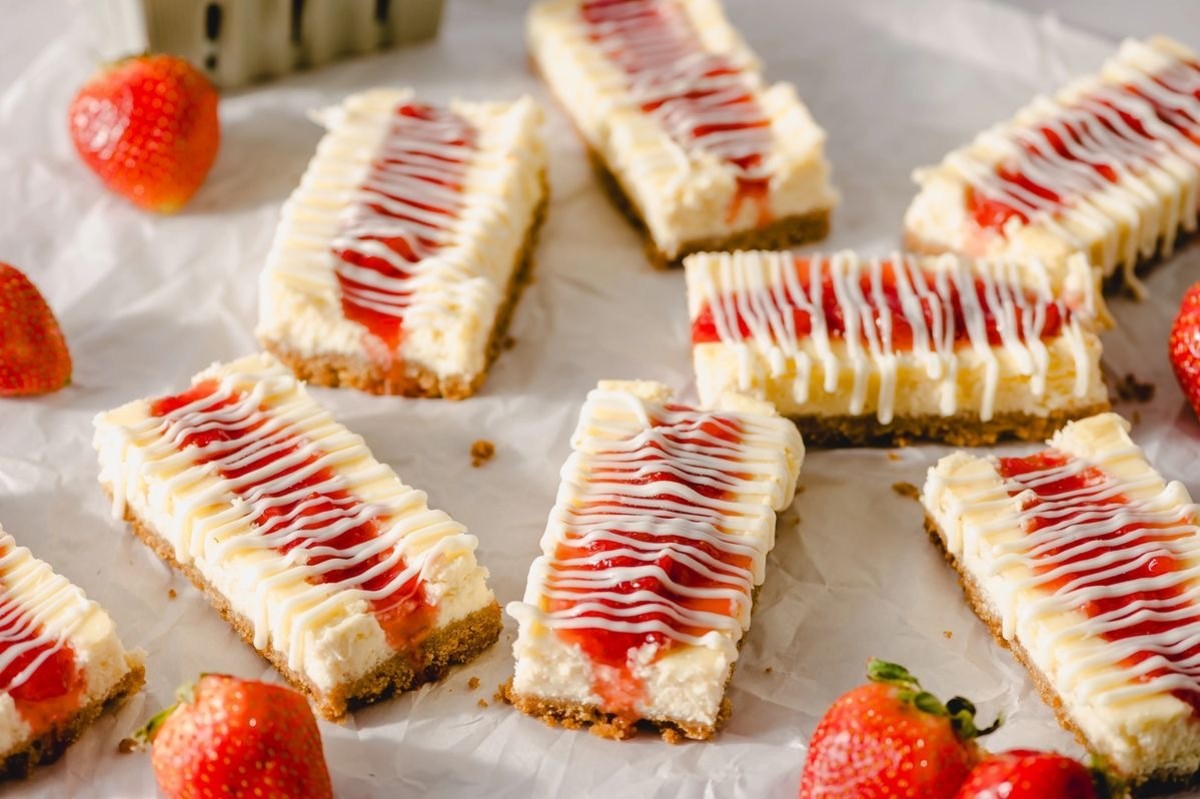Strawberry Cheesecake Snack Bars - HubPages